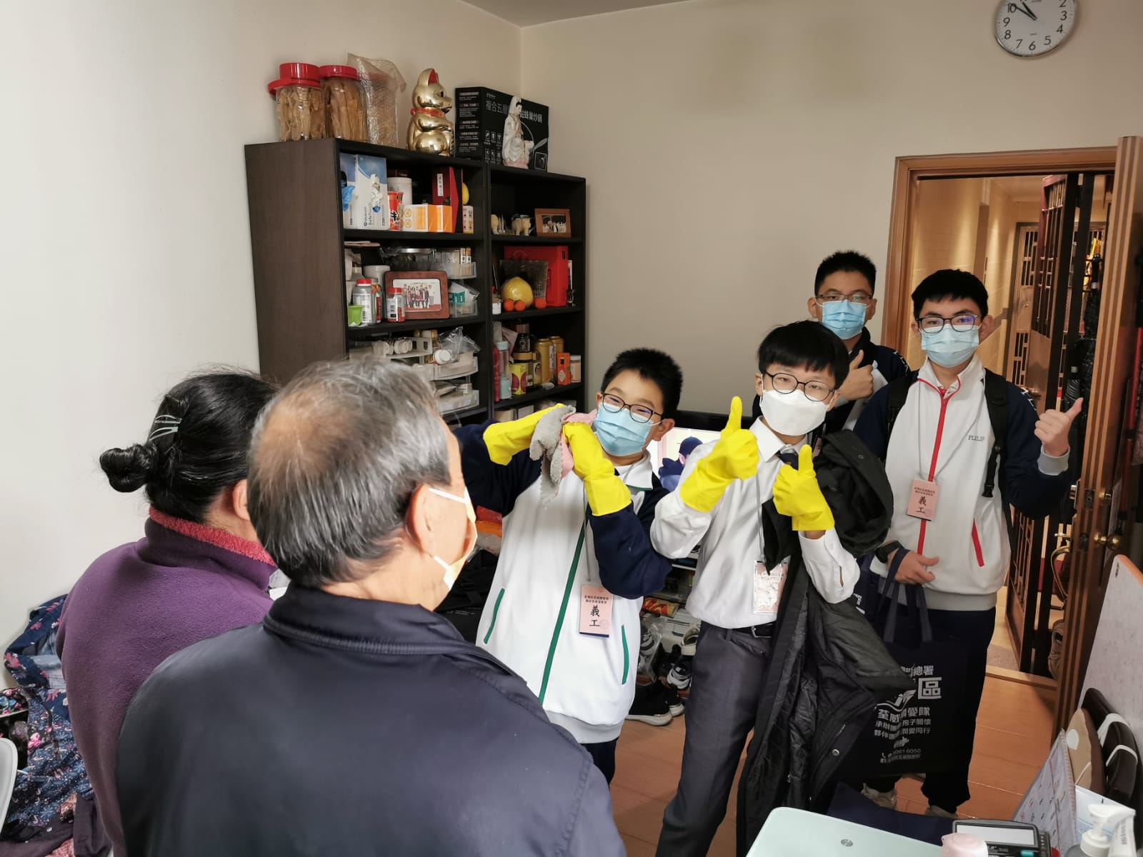 Elderly Home Cleaning and Visit Activity – 保良局李城璧中學